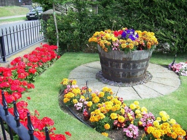 12 Unique Flower Bed Ideas For Your Garden Areas - Genmice