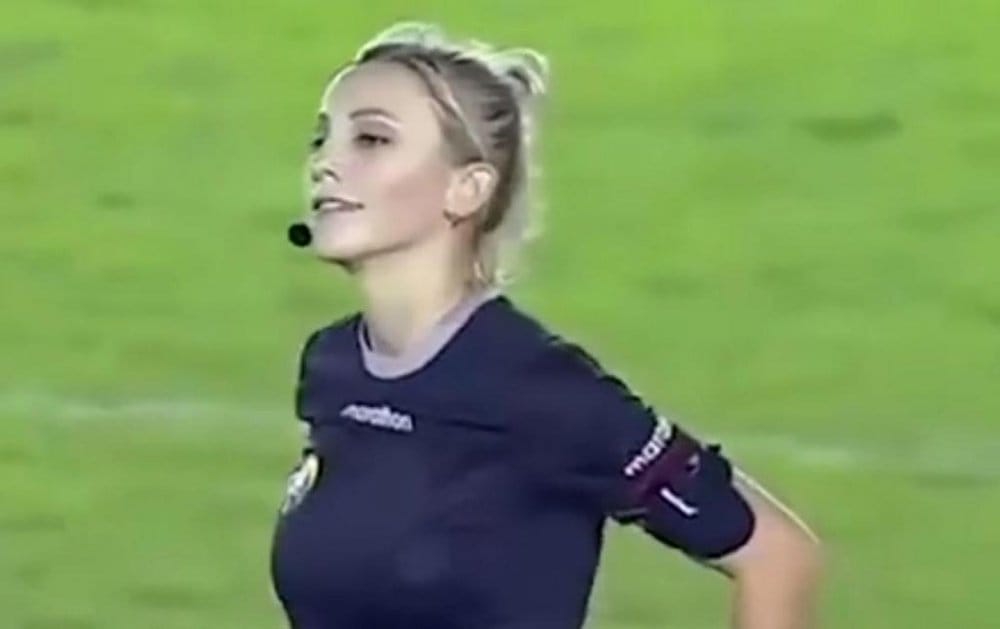 7 Most Stunning Images Of Popular Football Referee Fernanda Colombo ...