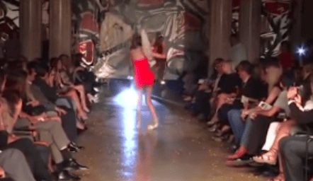 8 Massive Fails On The Fashion Runway - Genmice