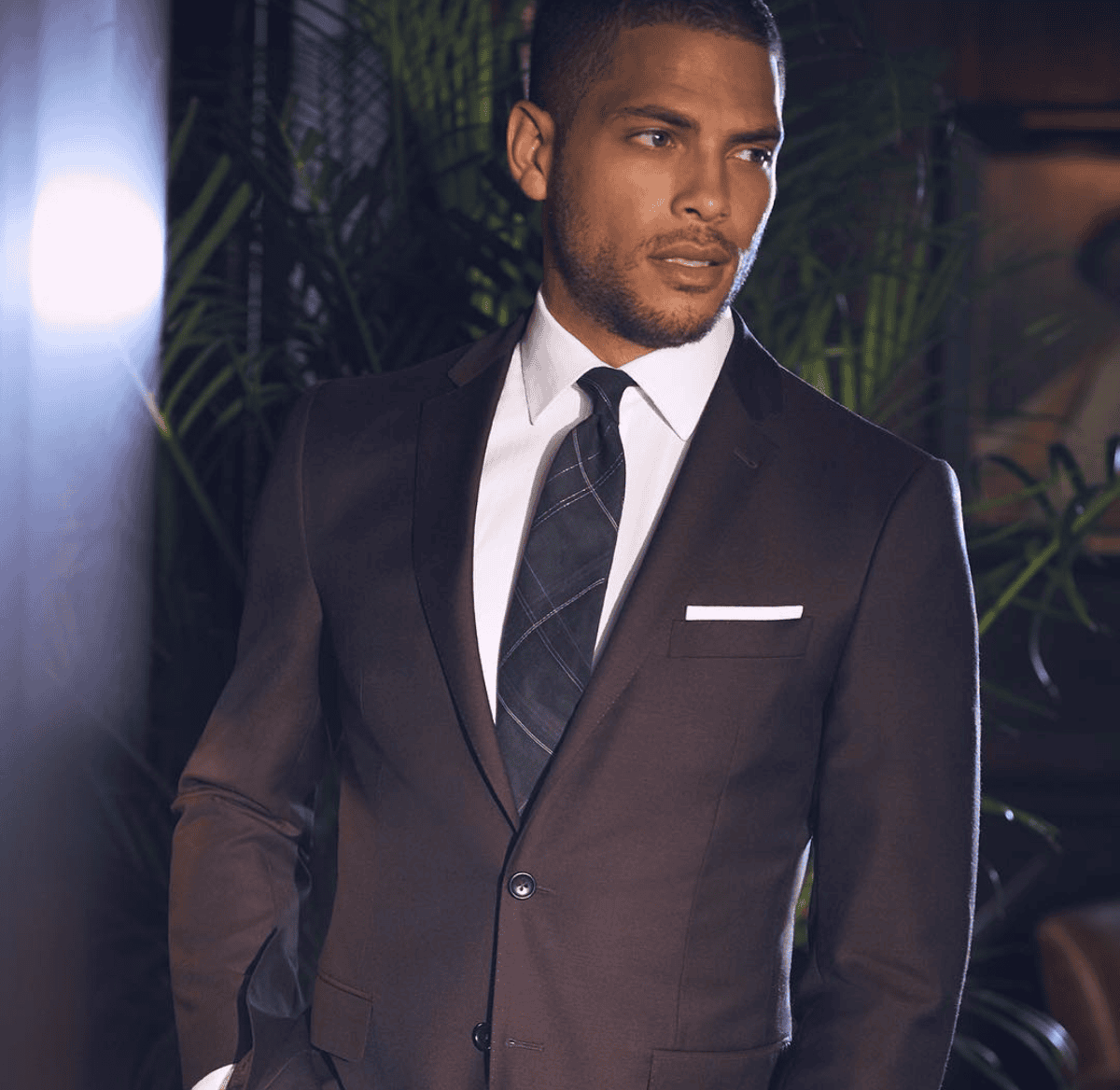 9 People Who Got Popular For Their Impeccable Beauty - Genmice