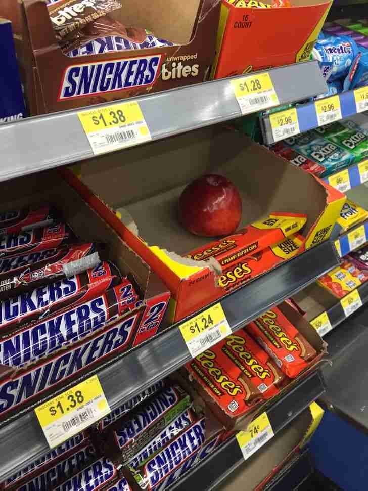 9 Strange Things That Can Only Happen At Walmart - Genmice