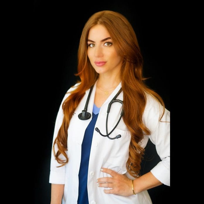 Meet The Doctor Who Is Winning Millions Of Hearts With Her Beauty - Genmice